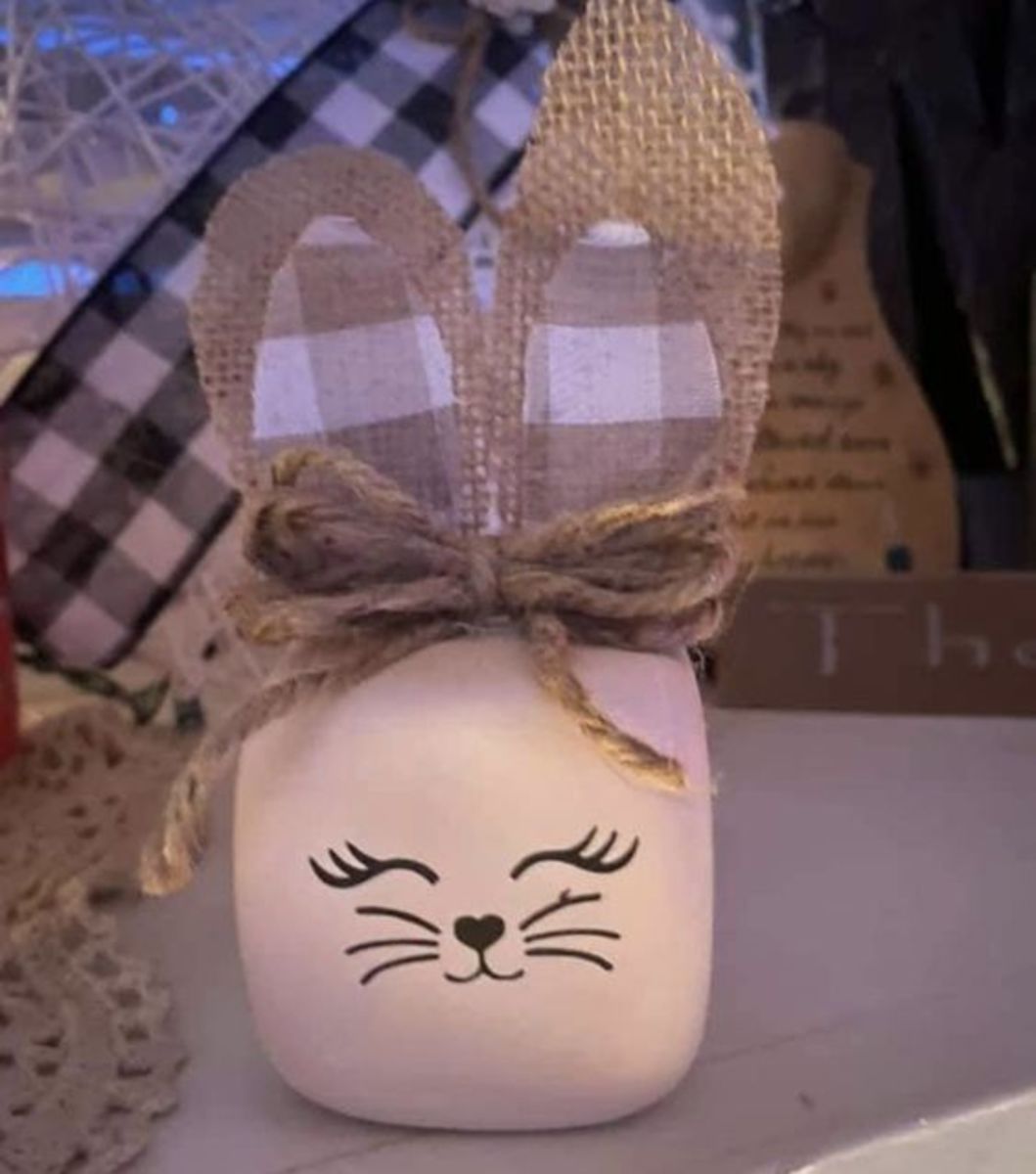 100+ Adorable Dollar Store Easter Crafts That Are Eggstra Special ...