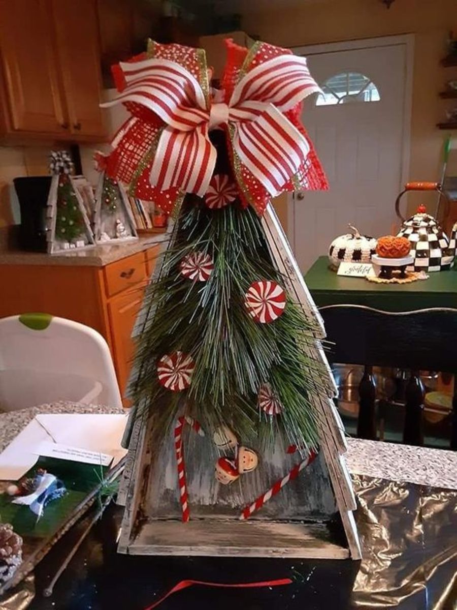 100+ Easy DIY Wooden Christmas Tree Triangle Decorations - HubPages