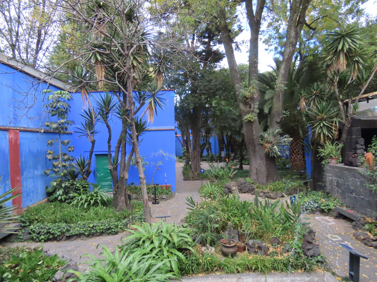 Visiting La Casa Azul: Frida Kahlo’s House in Mexico City - HubPages