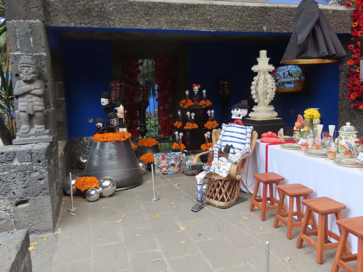 Visiting La Casa Azul: Frida Kahlo’s House in Mexico City - HubPages