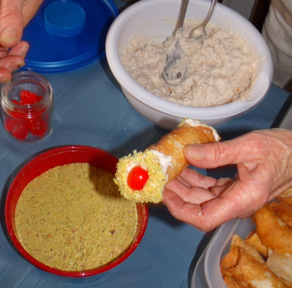 Neapolitan Cannoli Recipe with Fluffy Ricotta - HubPages