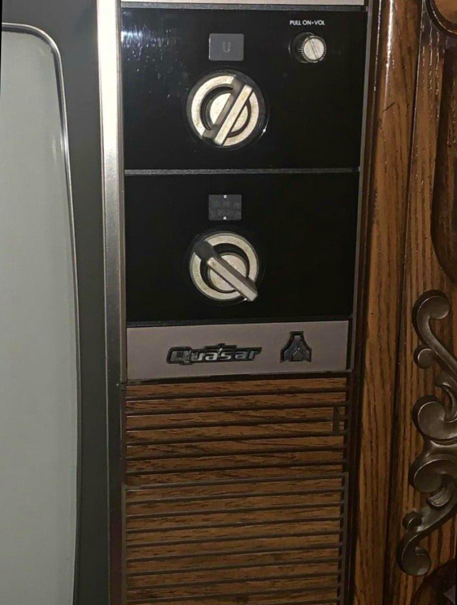 Quasar Color Console Television Model Wl9439sp, and Other Vintage ...