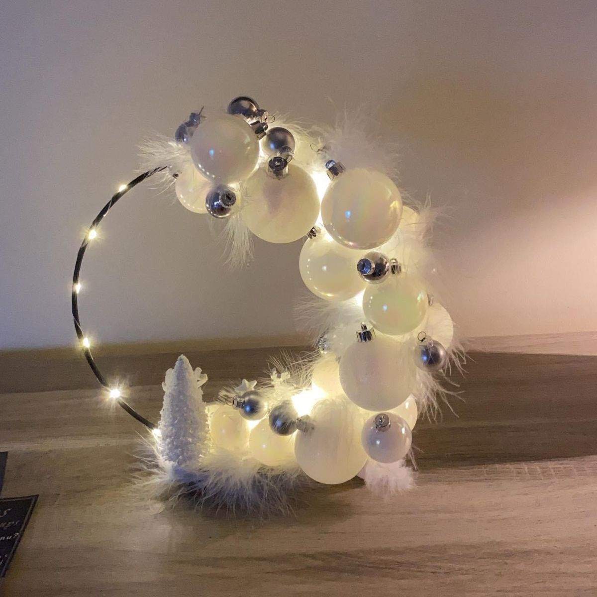 50+ DIY Christmas Hula Hoop Decoration Ideas to Make Your Home Sparkle ...