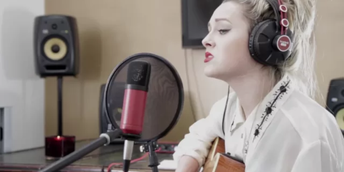 Review of the Best Condenser Microphone Focusrite Scarlett 2i2 - HubPages