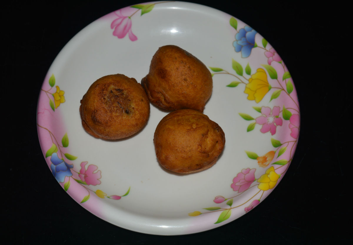 Vegetable Bonda (Fried Spicy Vegetable Balls) Recipe - Delishably