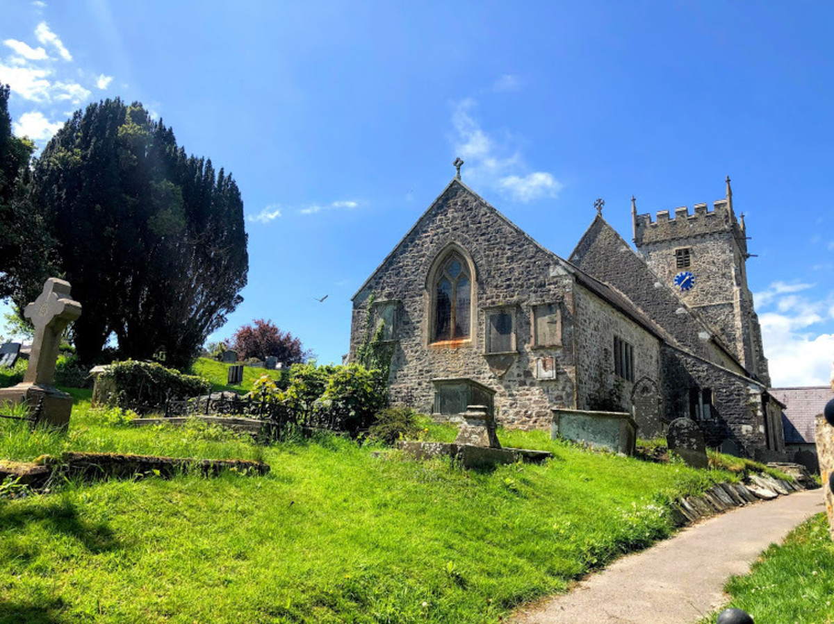 Hiking the Wilderness of Ogmore on Vale Trail 1: Walking in the Vale of ...