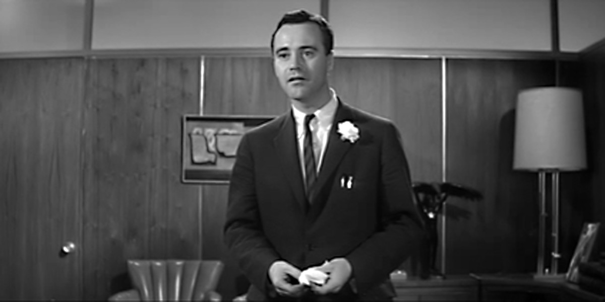 Film Review - The Apartment (1960) - HubPages