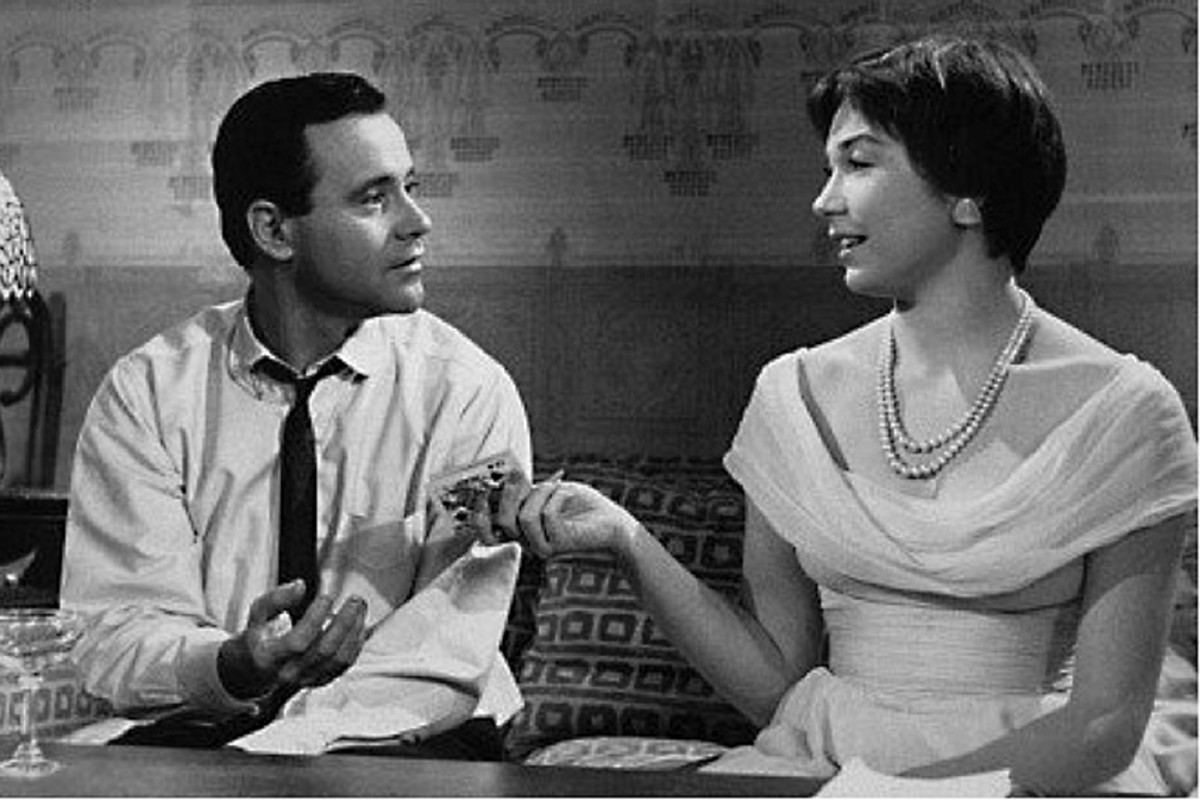 Film Review - The Apartment (1960) - HubPages