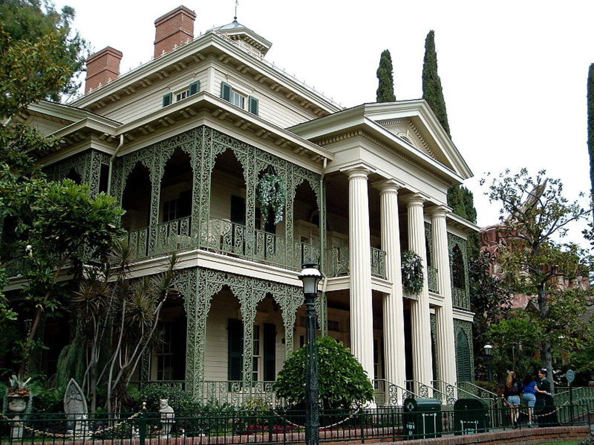 Evolution of Haunted House Entertainment - HubPages