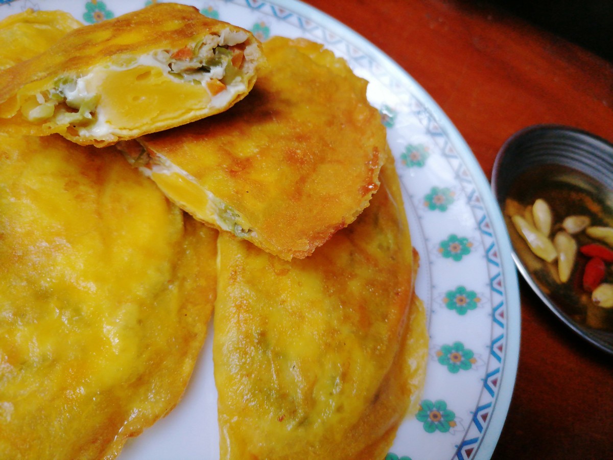 Meaty Lumpianada With Egg: A Filipino-Inspired Snack - Delishably