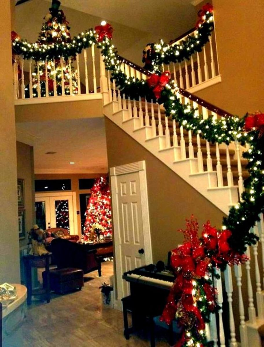 50+ Enchanting Christmas Stairway Decor Ideas - HubPages