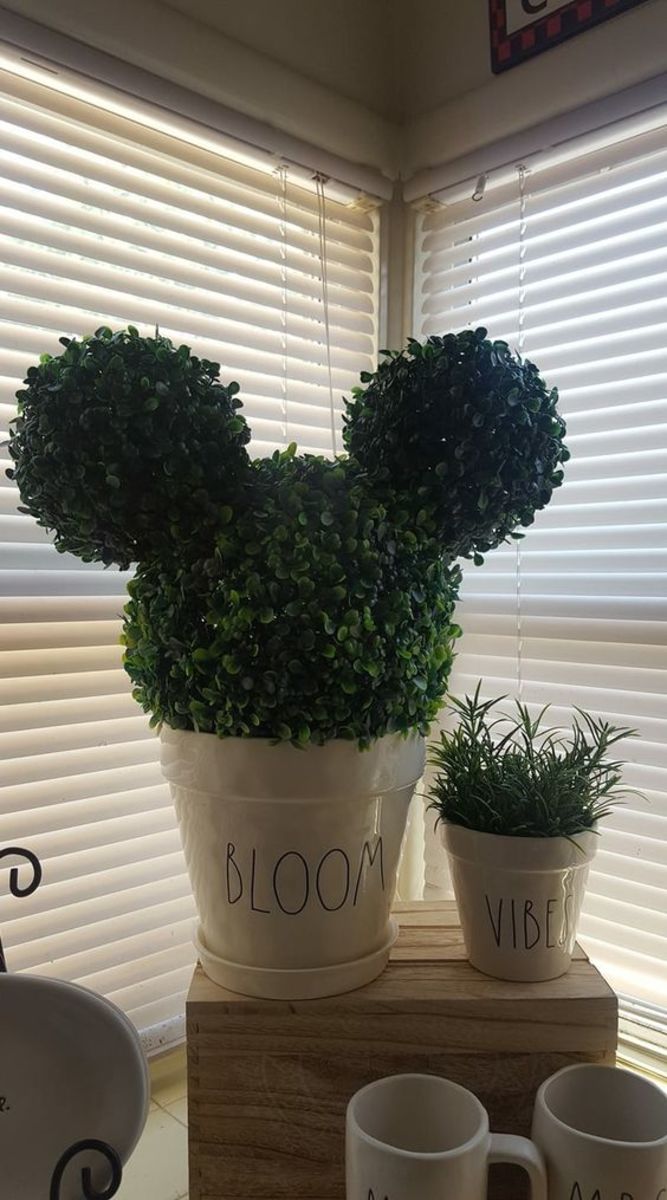 50+ Disney-Inspired Home Decor Ideas for Mickey Mouse Fans - HubPages