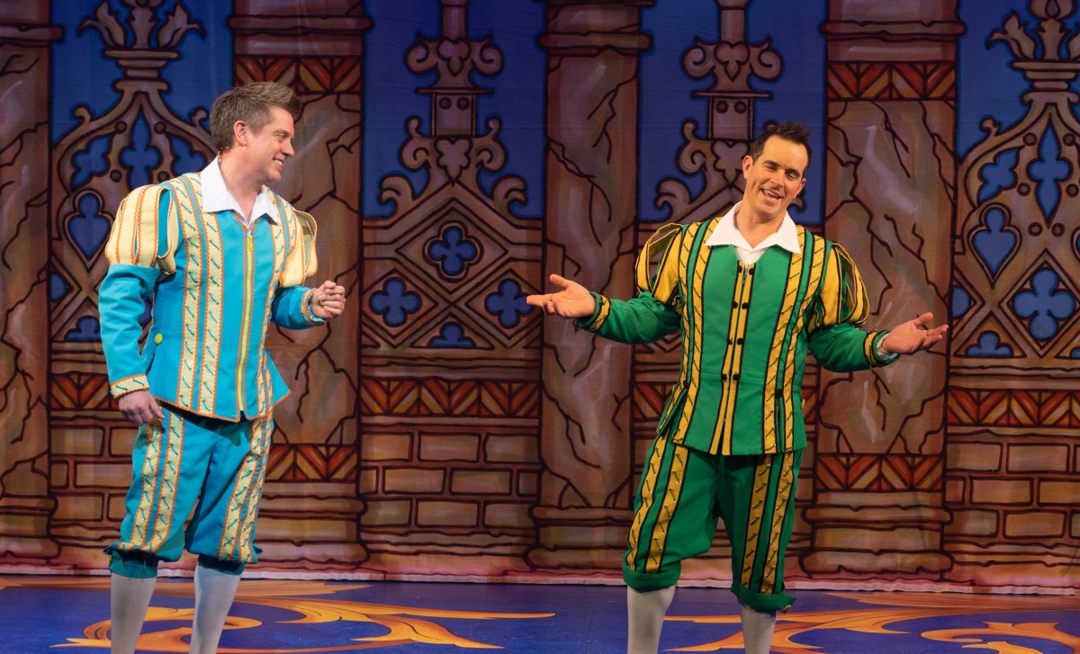Snow White and the Seven Dwarves: New Wimbledon Theatre Panto Review ...
