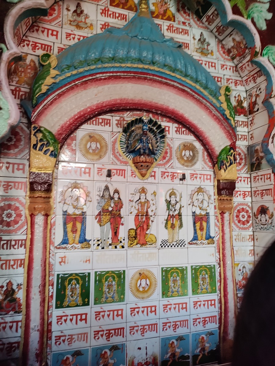Hanuman Garhi temple, Ayodhya, Uttar Pradesh, India - HubPages
