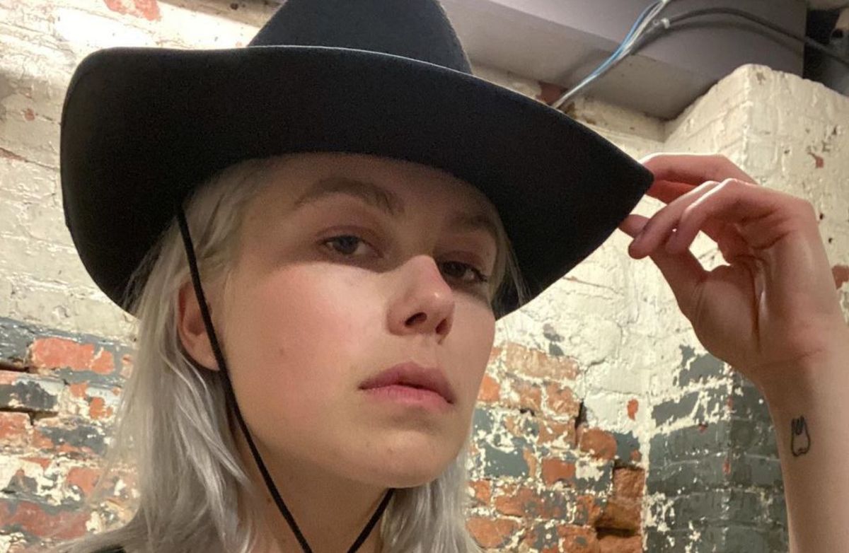 Woman on TikTok Goes Deep on Those Rumors That Phoebe Bridgers and Bo ...