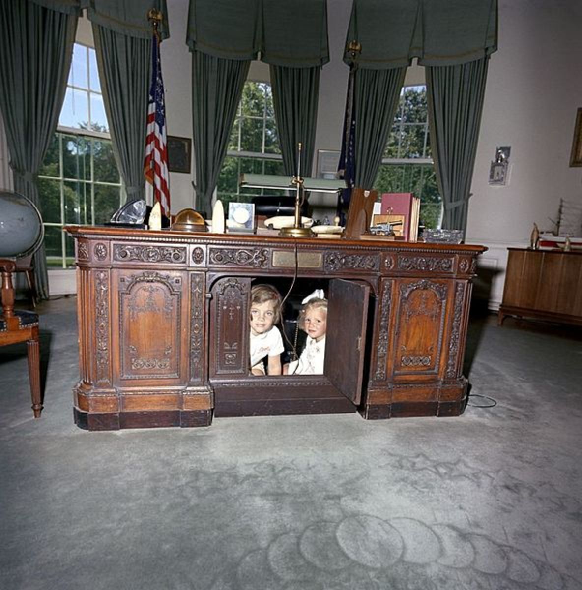 The Resolute Presidential Desk - HubPages
