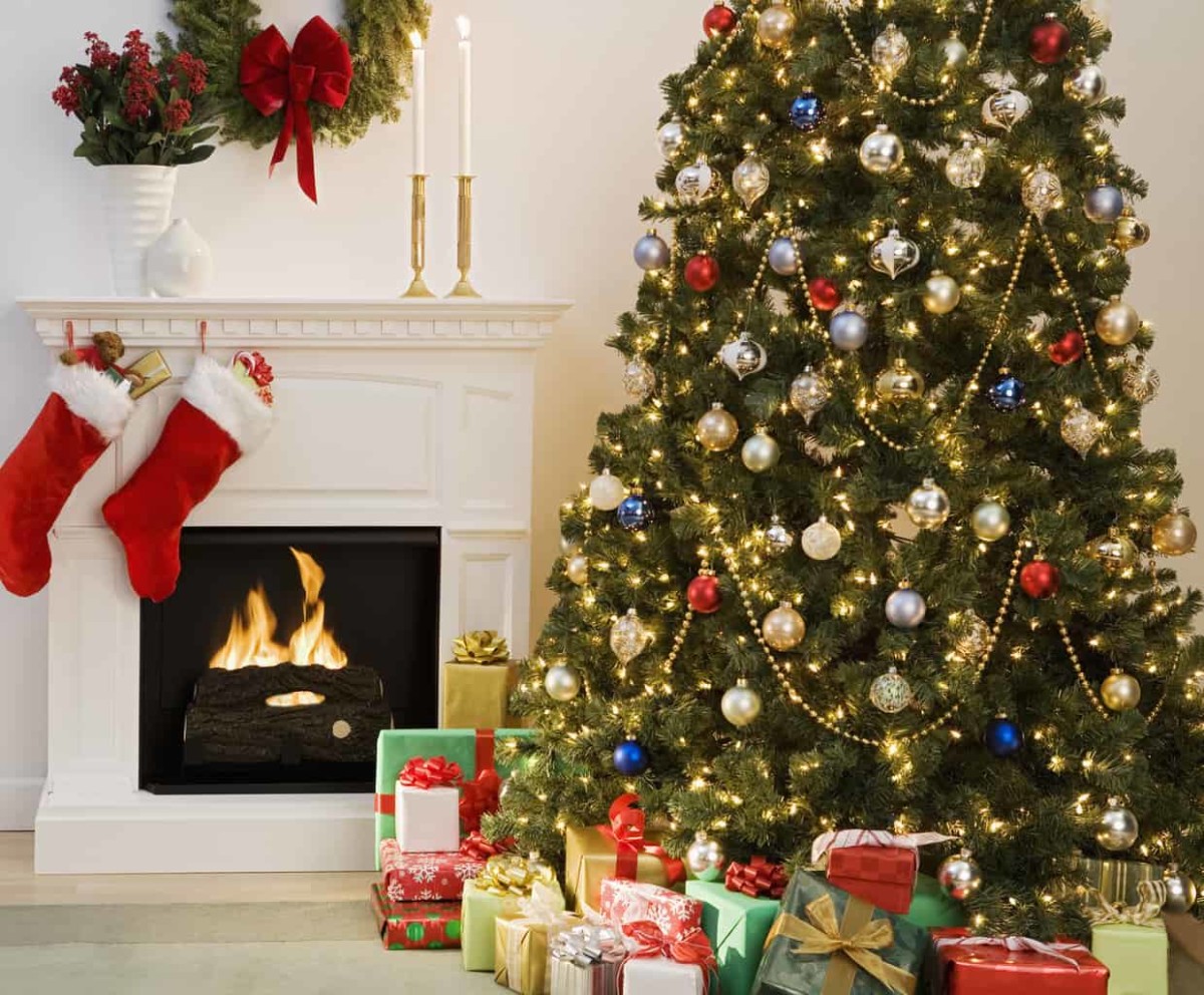 The History of American Christmas Traditions - HubPages
