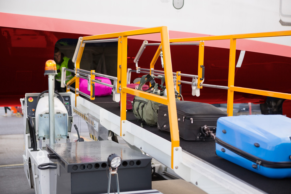 TikTok of Baggage Crew Loading a Plane Is Really Quite Fascinating ...