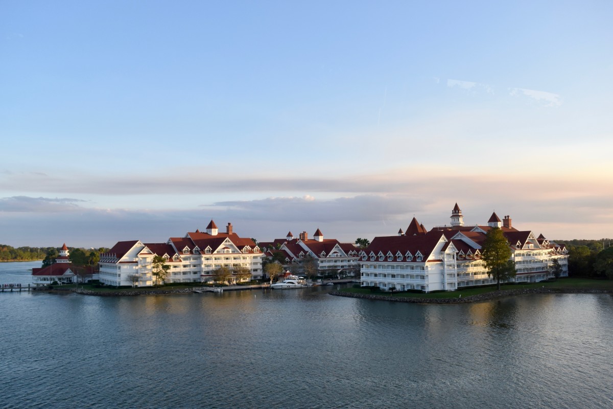 Newly-Renovated Rooms at Disney's 'Grand Floridian' Have People ...