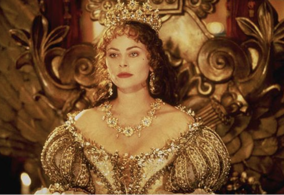 10 Best Gold Costumes from Period Movies - HubPages