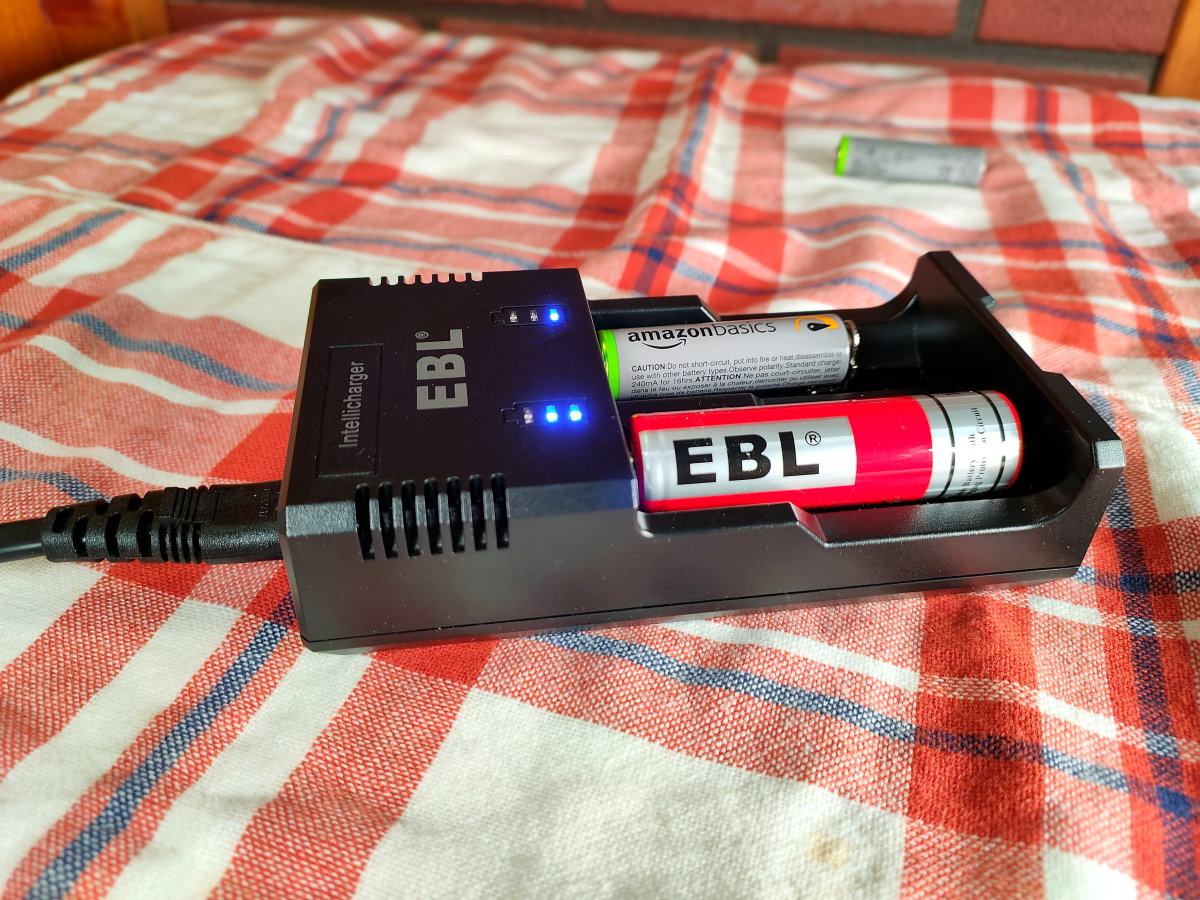 Review of the EBL 992 Smart Rapid Battery Charger - HubPages