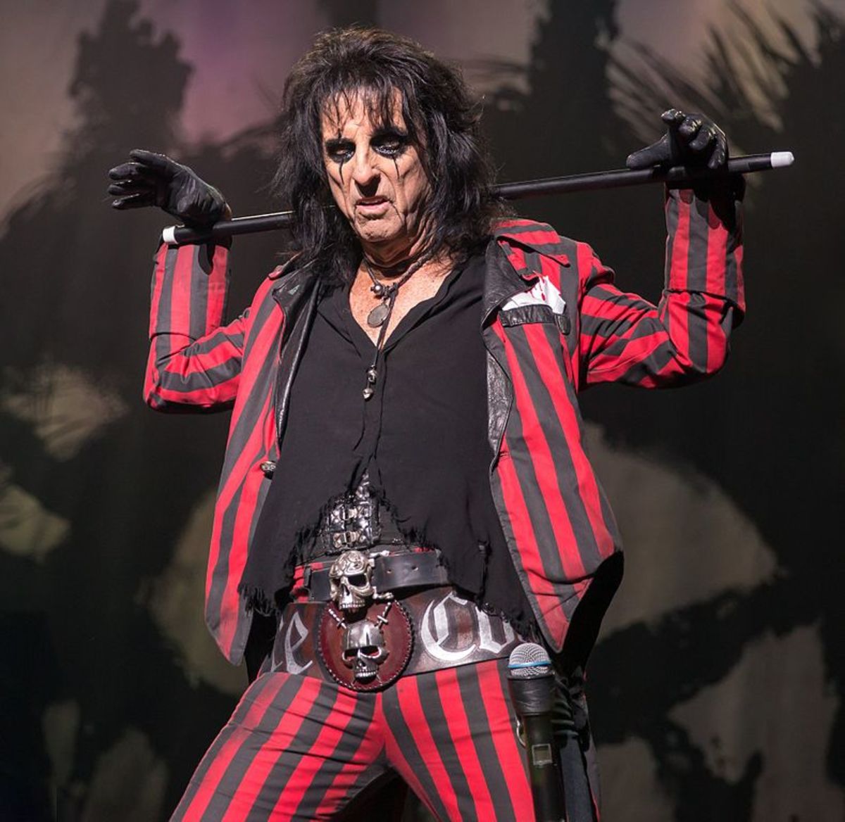How to Throw an Alice Cooper-Themed Party - HubPages