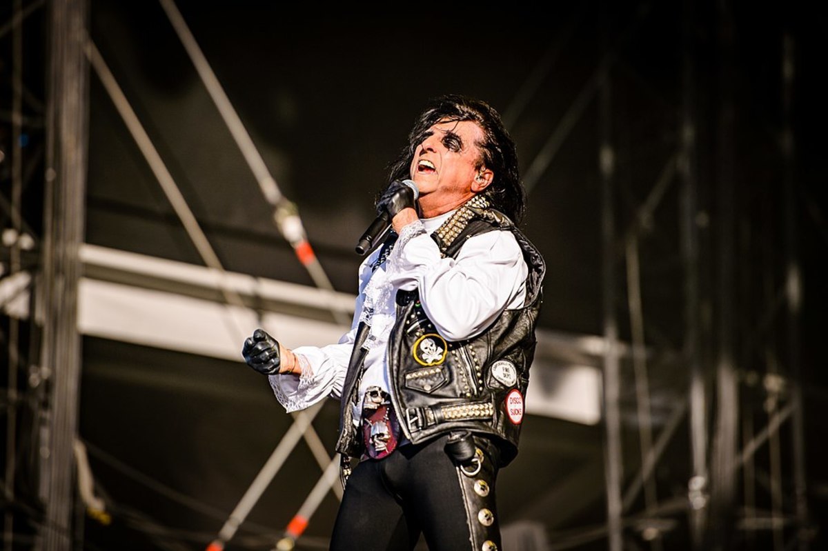 How to Throw an Alice Cooper-Themed Party - HubPages