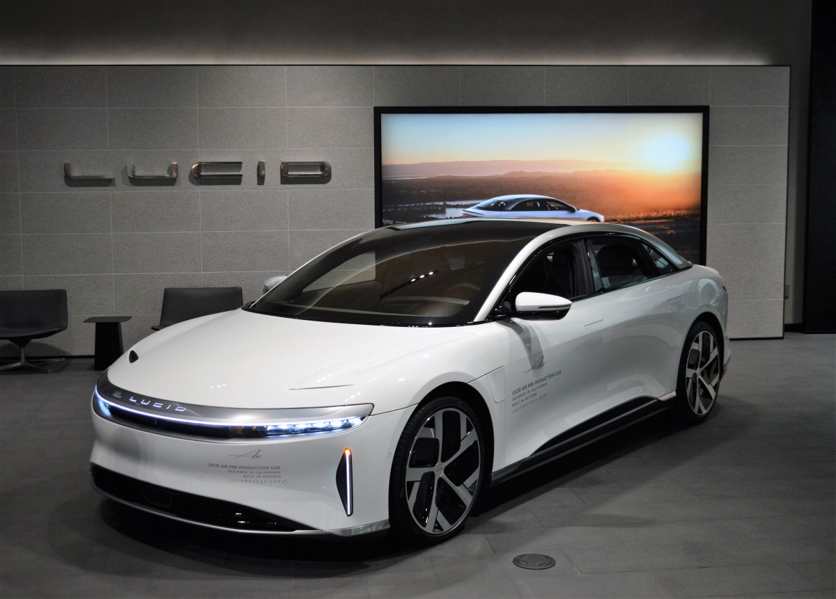 Man’s Glowing Review of Lucid Air GT Performance Shows off a Truly ...