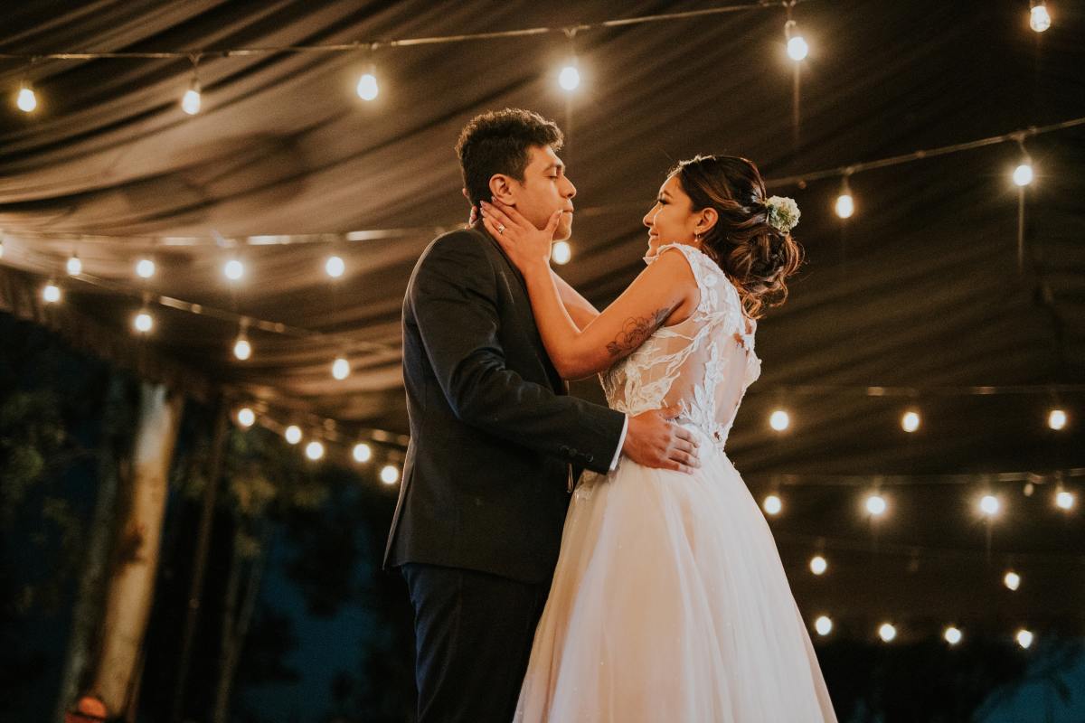 How to Have the Perfect First Dance at Your Wedding - HubPages
