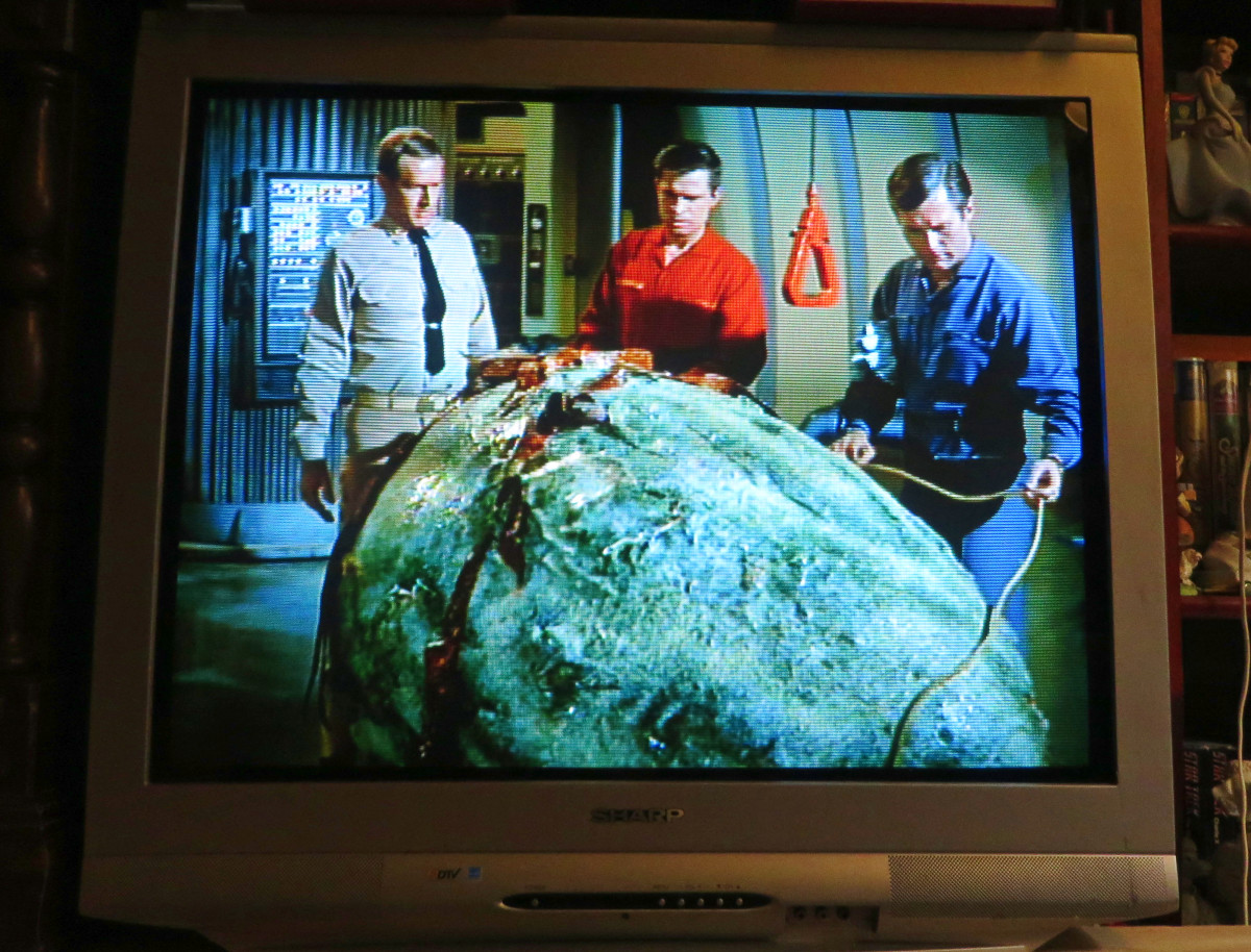 The Remarkable Sharp Color Television Model 32SF560, Made October 2006 ...