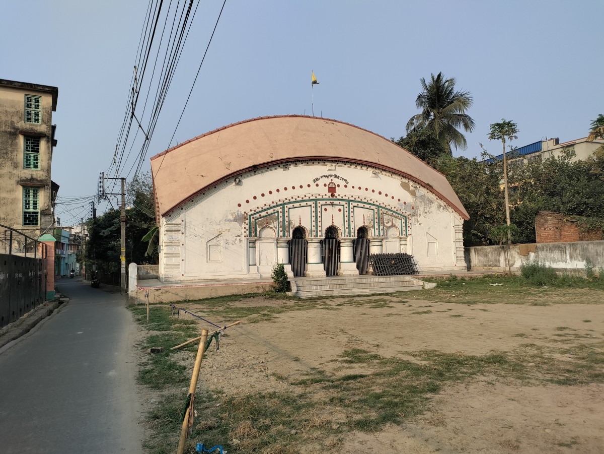 Nandadulaljiu temple of Chandannagar : The largest "Dochala" temple of ...