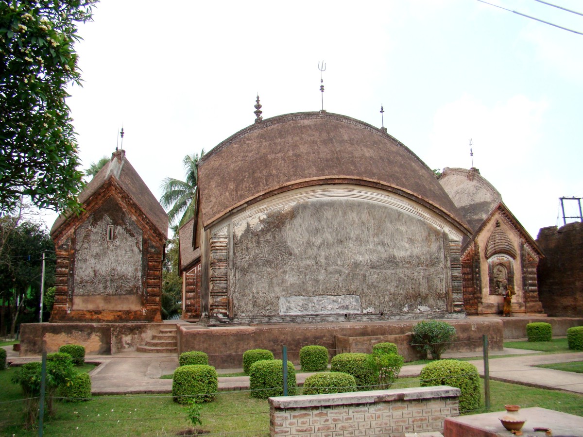 Nandadulaljiu temple of Chandannagar : The largest "Dochala" temple of ...