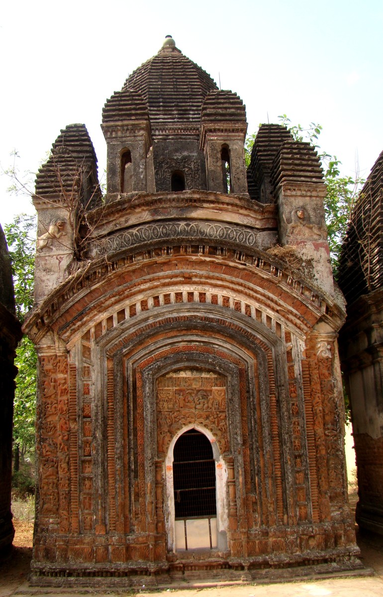 Nandadulaljiu temple of Chandannagar : The largest "Dochala" temple of ...