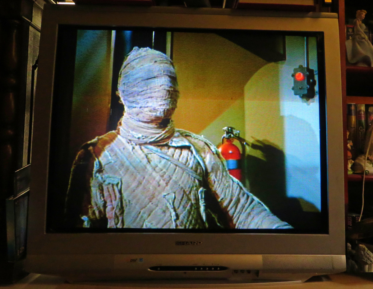 The Remarkable Sharp Color Television Model 32SF560, Made October 2006 ...