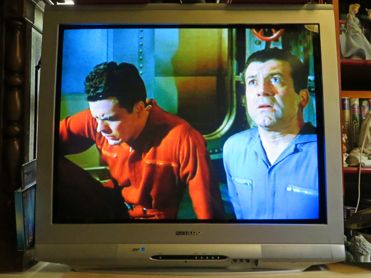 The Remarkable Sharp Color Television Model 32SF560, Made October 2006 ...