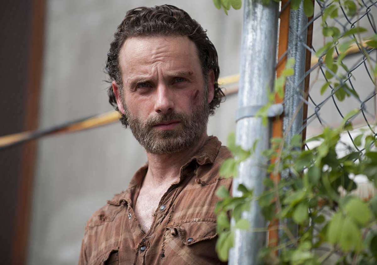 The Walking Dead Season 4 Episode 2 Infected: Mice Being Fed to Walkers ...