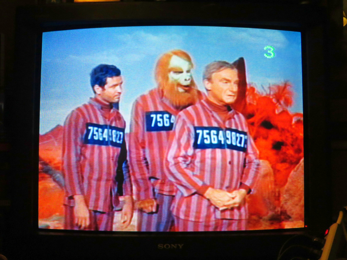 Sony Trinitron Color Television Model KV32S15, Chassis: AA-2, Made ...