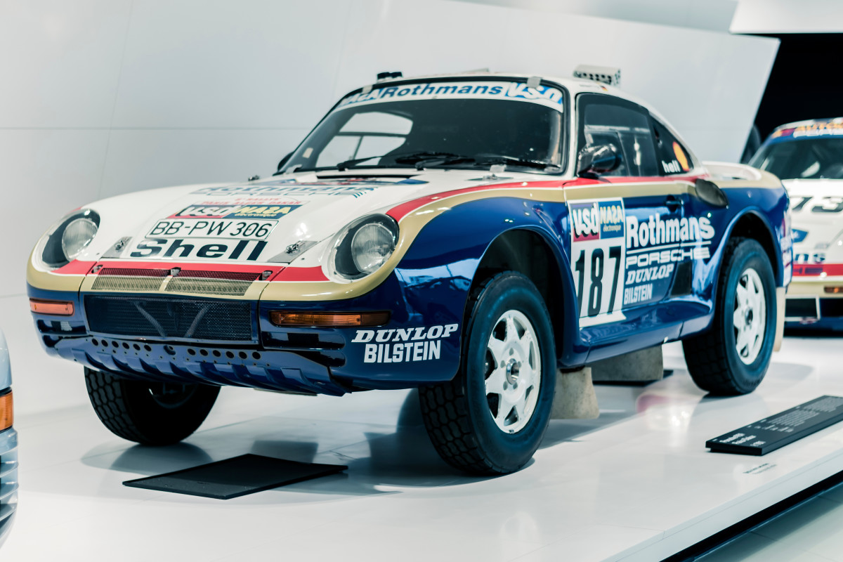 The New Porsche Dakar Is One of the Most Insane Cars Ever Built - HubPages