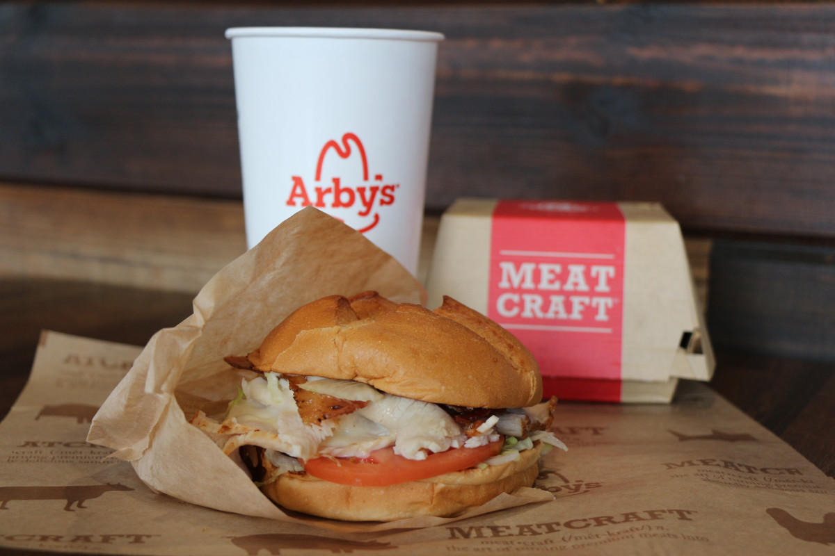 Arby's Tempting New Chicken Sandwich Has People Buzzing - Delishably News