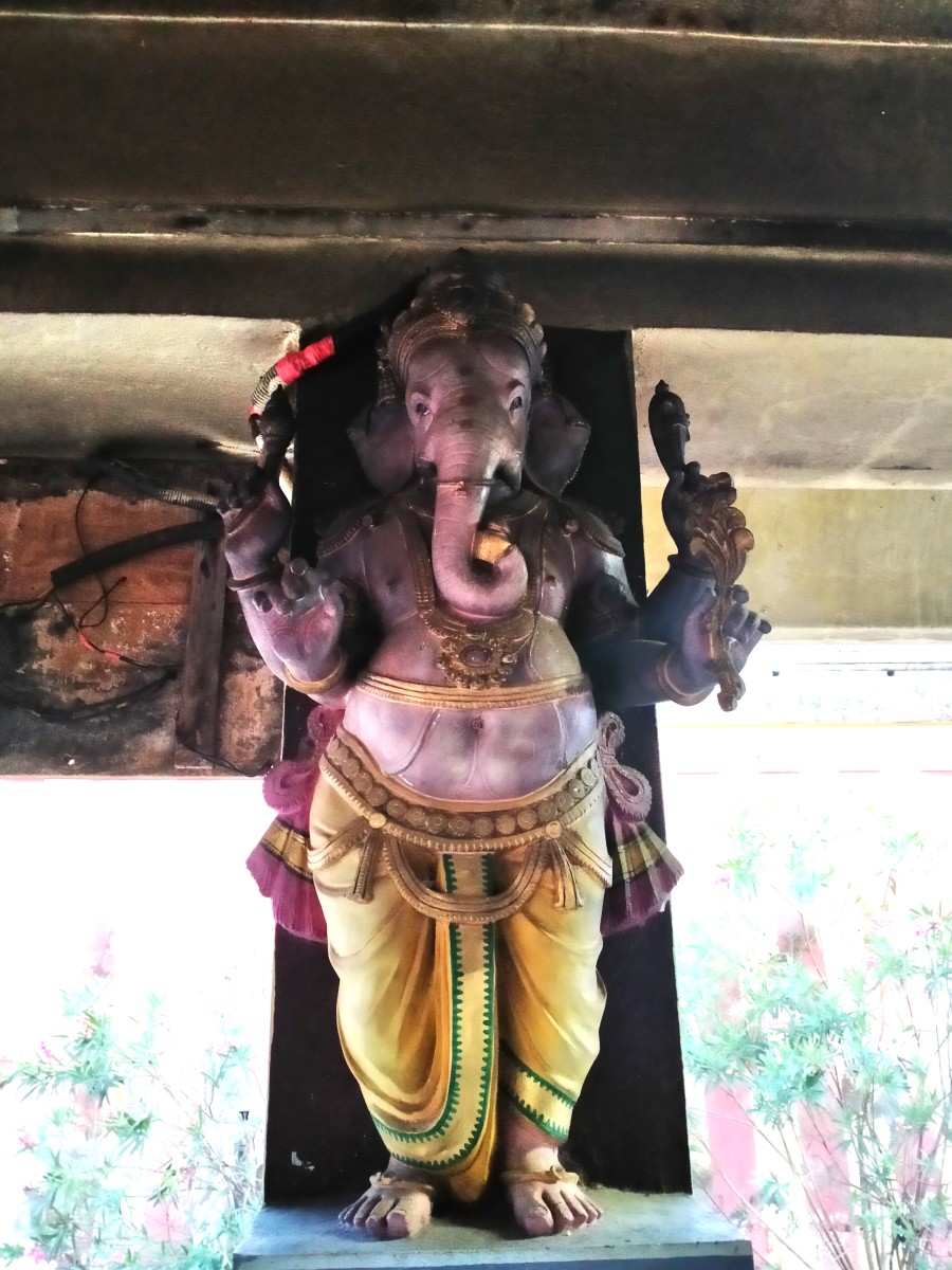 Adi Vinayagar or Naramukha Ganapathi temple of Thilatharpanpuri at ...