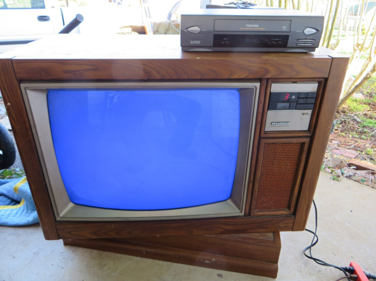 1988 Sylvania Color Television Model RLH910 AK01, Sylvania Chassis ...
