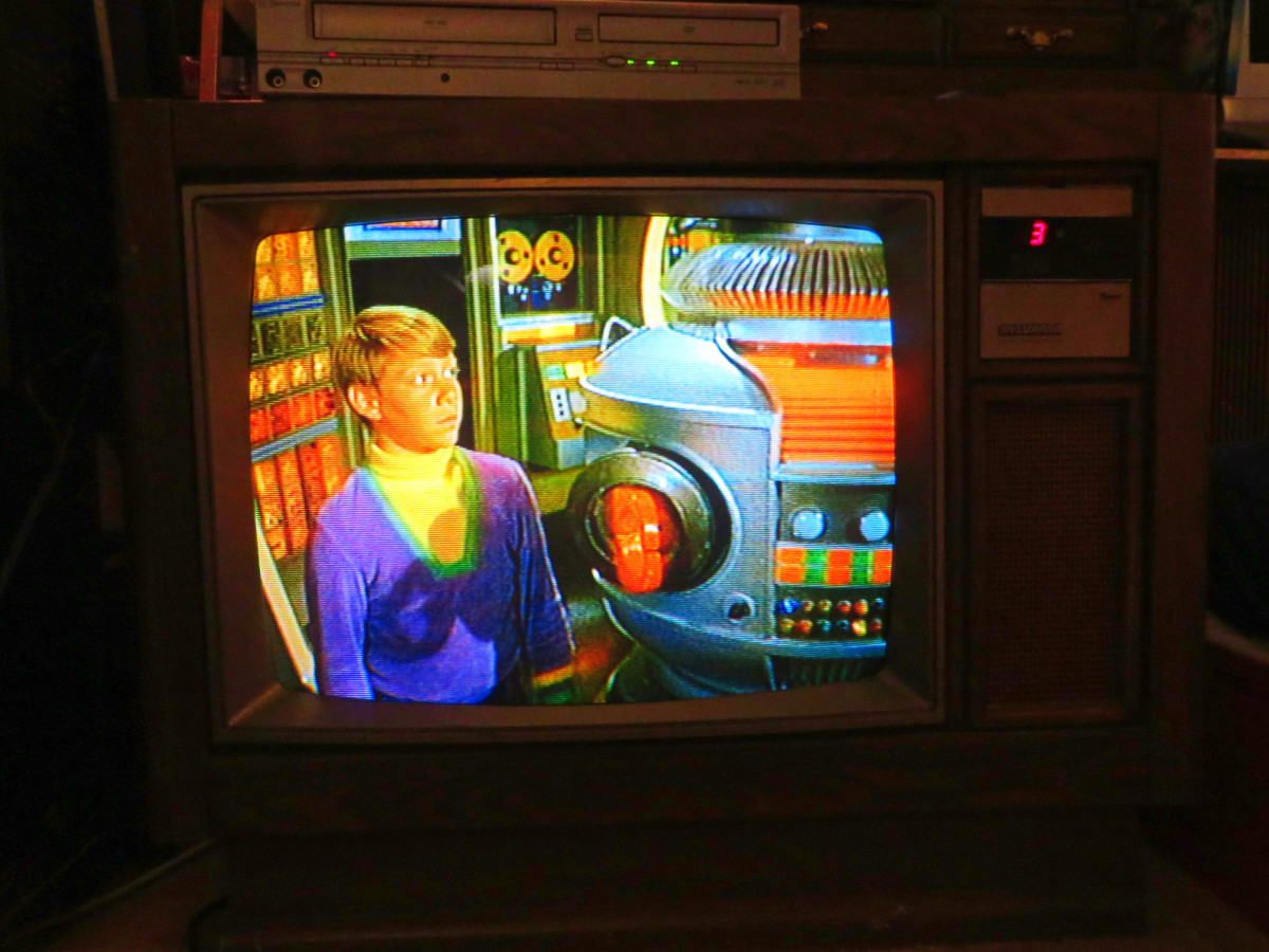 1988 Sylvania Color Television Model RLH910 AK01, Sylvania Chassis ...