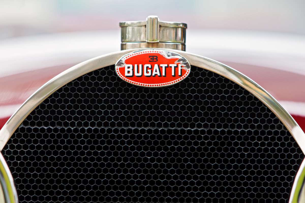Man Breaks Down Just One of the Things That Makes Bugatti Such a ...