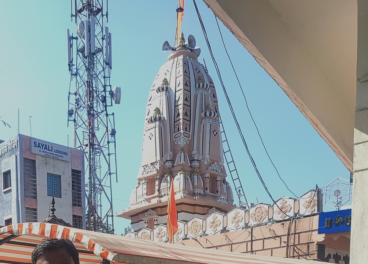 Shani Singnapur - a unique town with a temple of Shani Deva and without ...