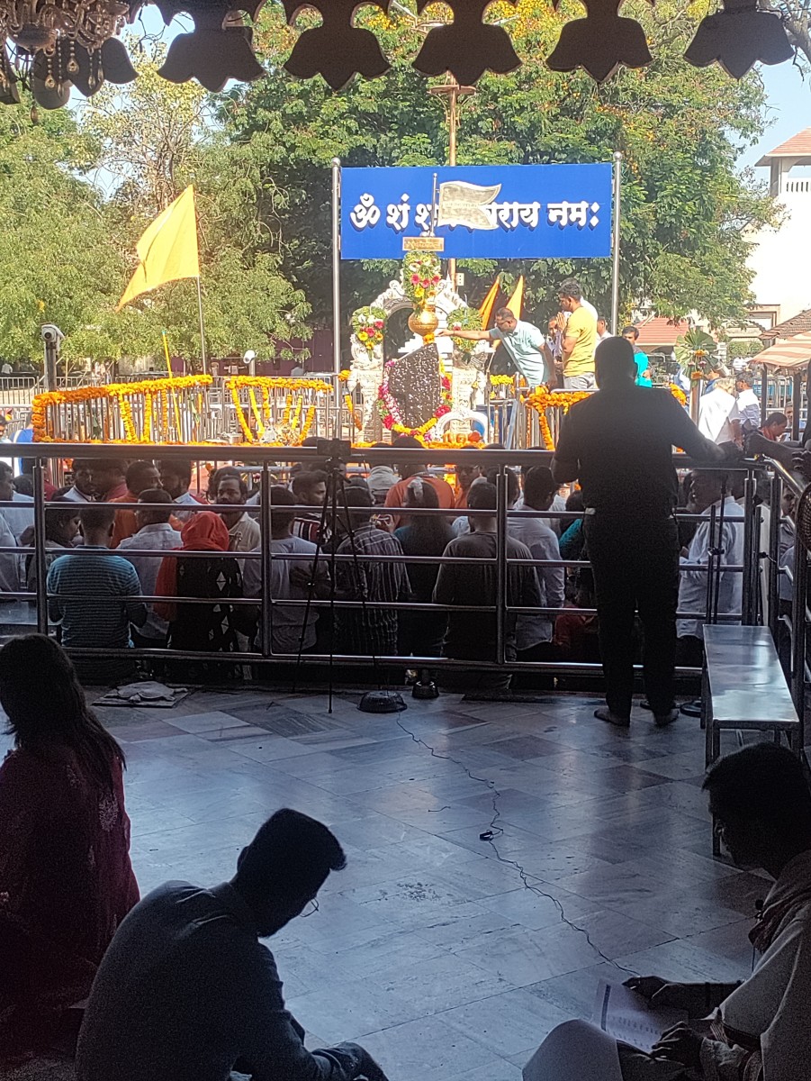 Shani Singnapur - a unique town with a temple of Shani Deva and without ...