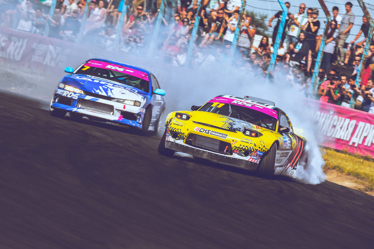 Incredible Recovery: Drag Racer Fixes Steering Wheel Mid-Race to Avoid ...