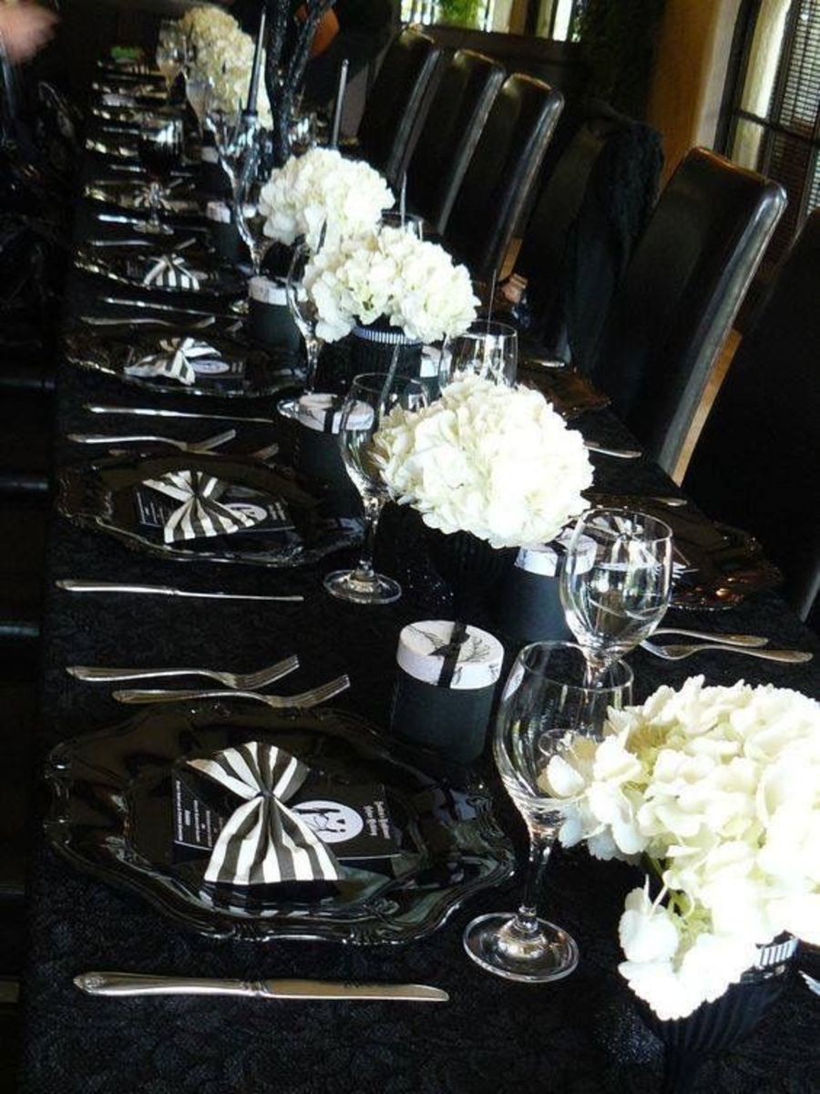 35+ Spooky Yet Elegant Nightmare Before Christmas Wedding Ideas - HubPages