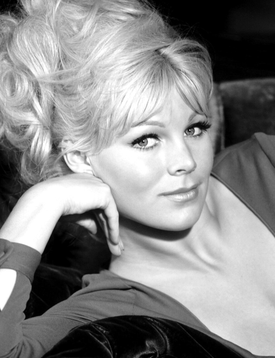 Top 10 Lovely Ladies Of Hammer Horror Films Reelrundown