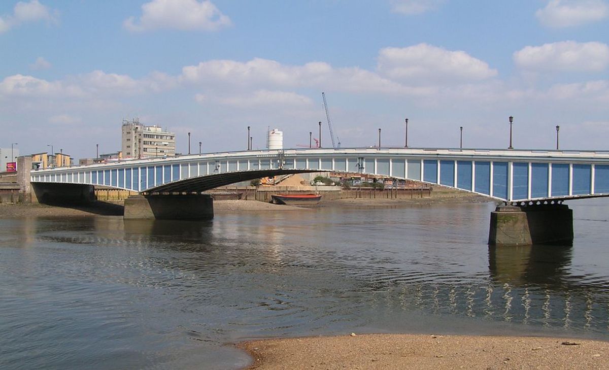 The 33 Bridges on the River Thames - HubPages