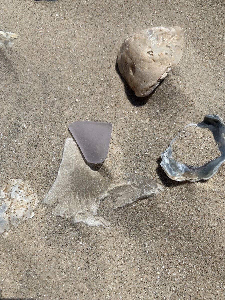 Hunting and Collecting Sea Glass Treasures - HobbyLark